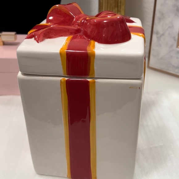Art | Ceramic Gift Box With A Bow | Poshmark